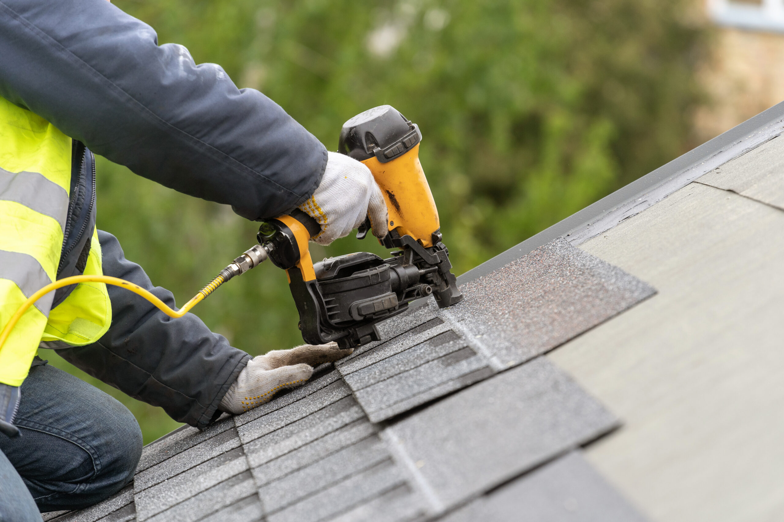 Roofing Contractor Red Flags - Husker Roofing